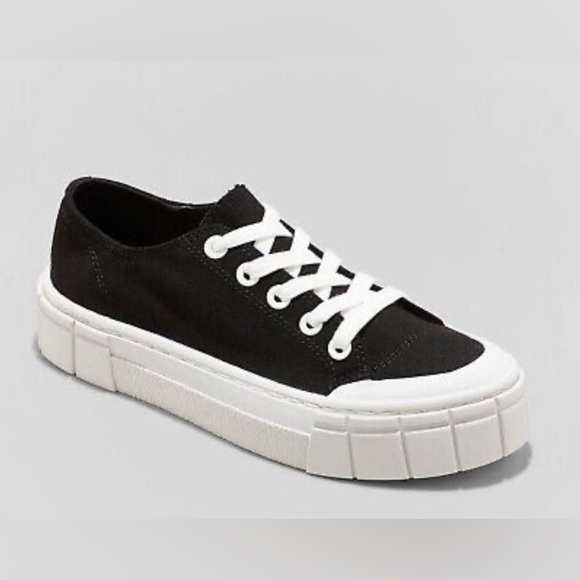 Mad Love | Shoes | Mad Love Fran Lace Up Black Canvas Sneakers Size 9 ...